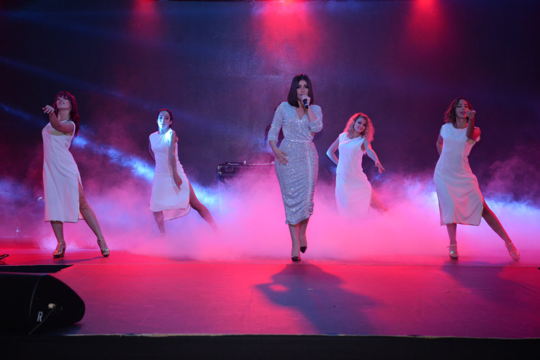 Hanane El Khader dévoile en exclusivité « Shanyi » (Vidéo) | Le ...